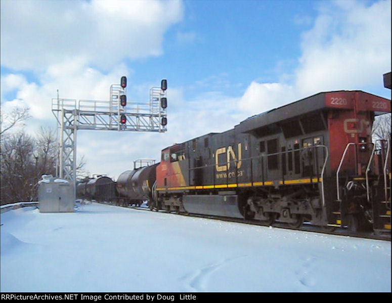 CN 2220